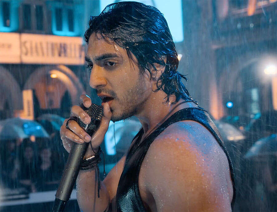 Dhun: Arijit Singh’s Voice Shines in Saiyaara’s Romantic Track