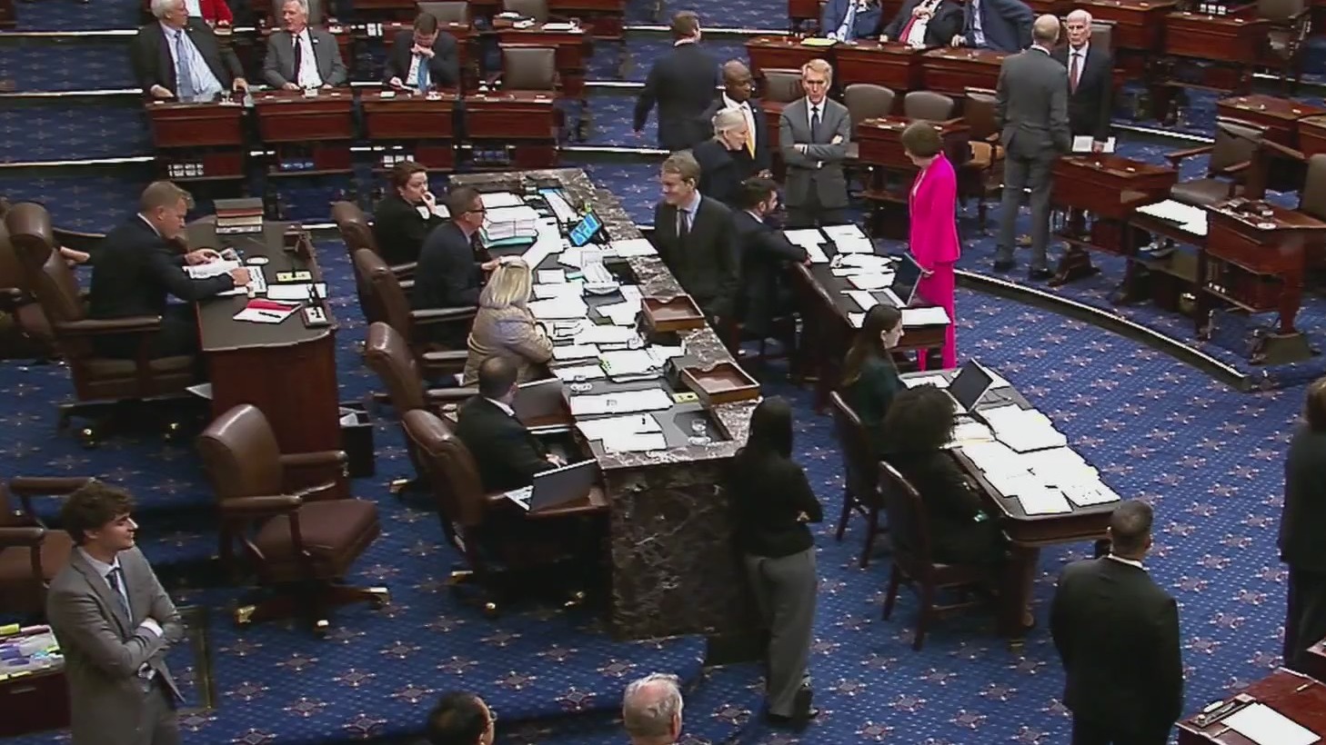 Senate lawmakers pull budget bill "all nighter"