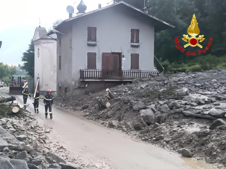 Ondata di maltempo in Valdisotto, persone evacuate: vigili del fuoco di Monza e Brianza sul posto