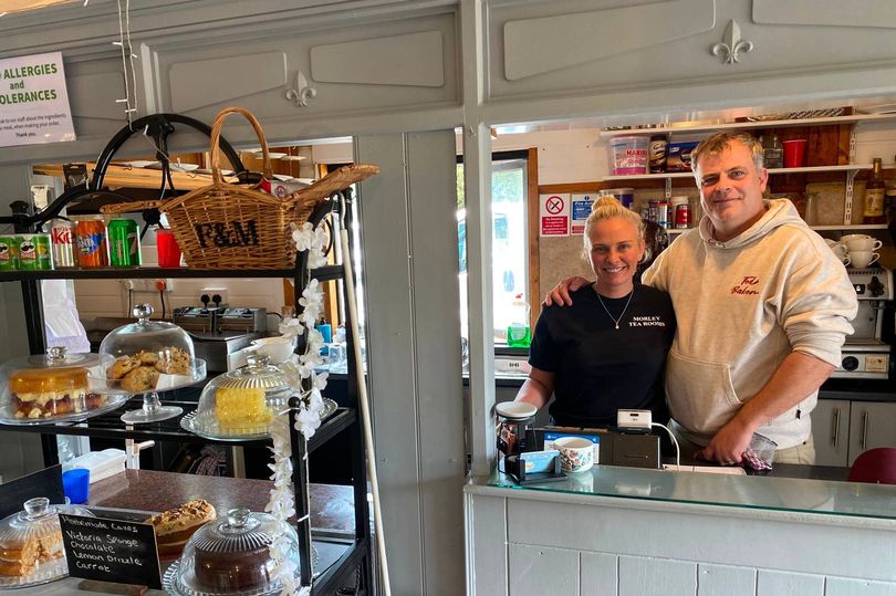 Tears and hugs as Coronation Street star's wife bids farewell to ...