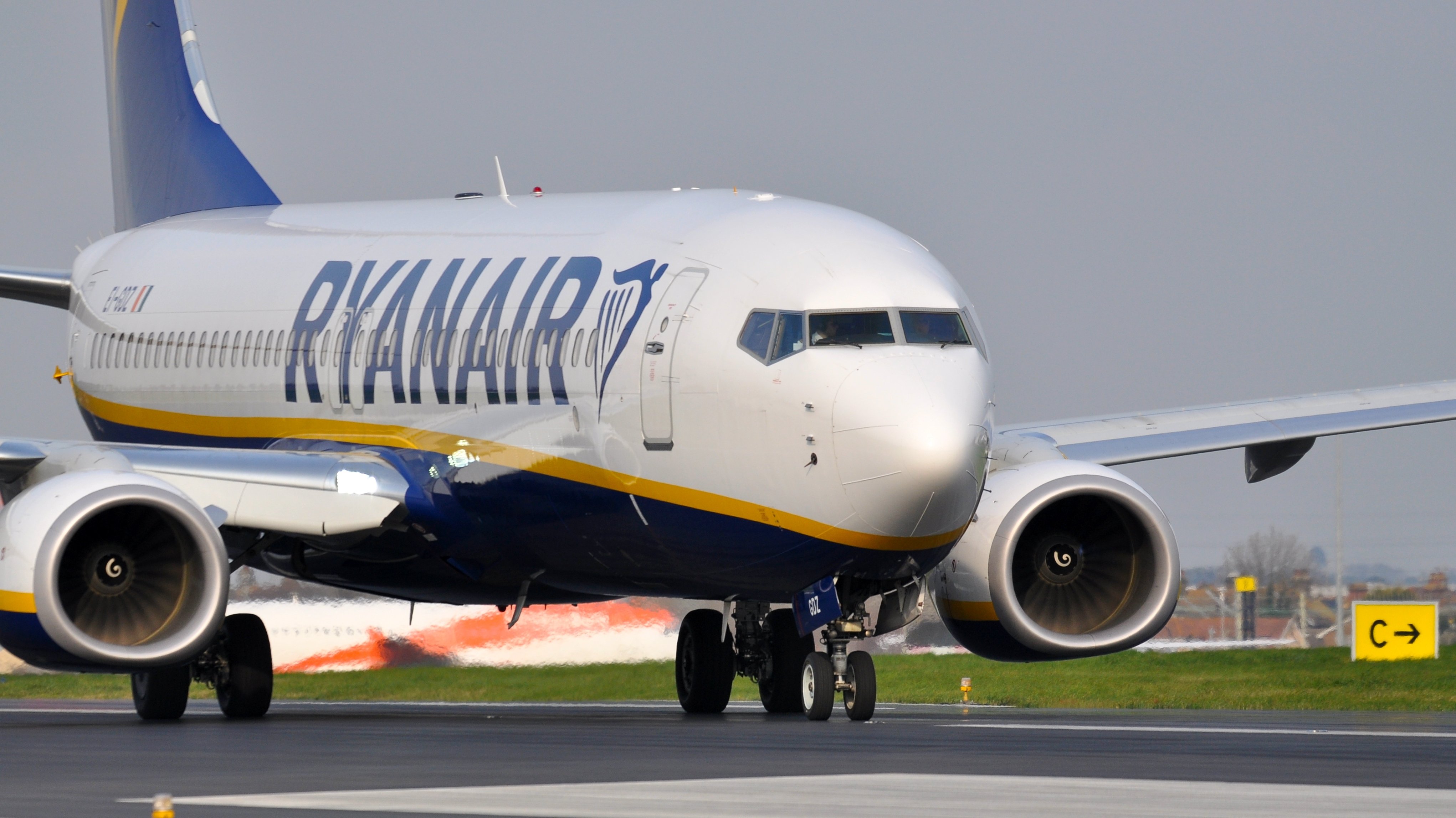 Polacy mieli lecieć na wakacje do Chorwacji. Nagle pilot przerwał start ...