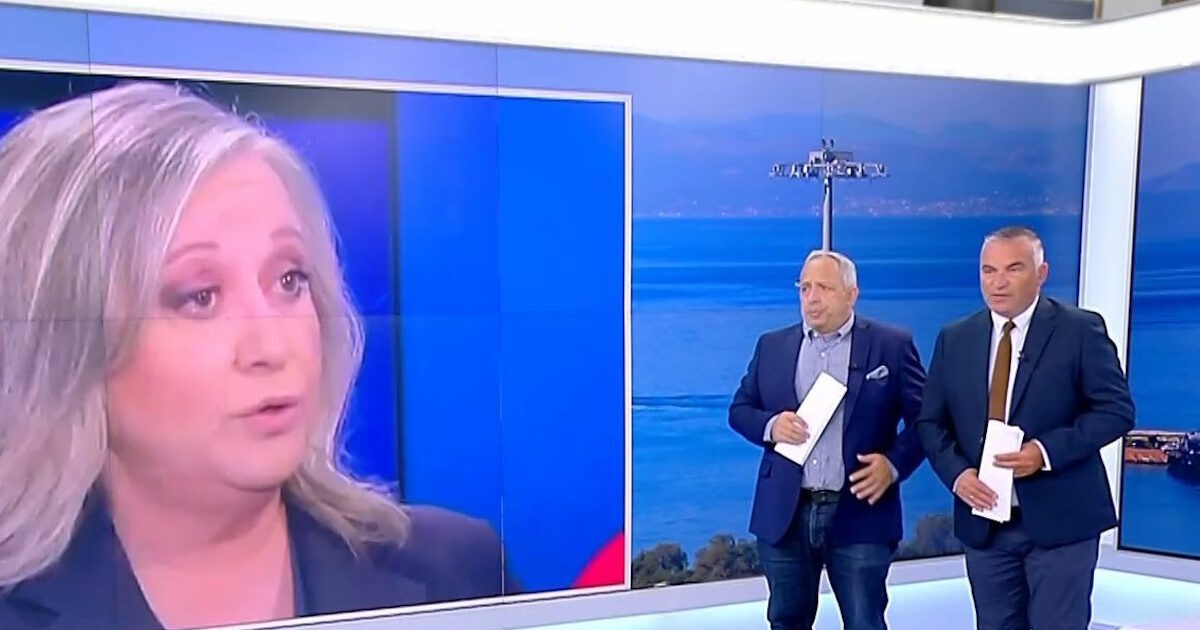 Χρήστος Κούτρας και Γιάννης Ντσούνος αποχαιρετούν την Ηρώ Καριοφύλλη ...