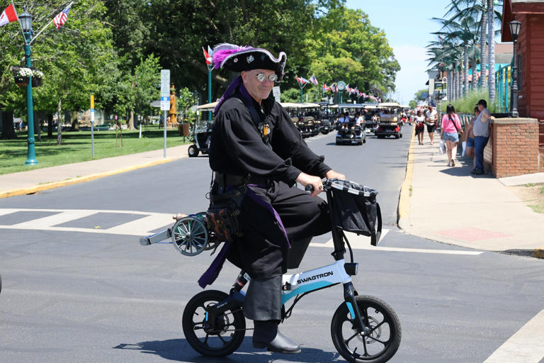 Aarrrgh! Scallywags and water-rats aplenty at Put-in-Bay pirate fest