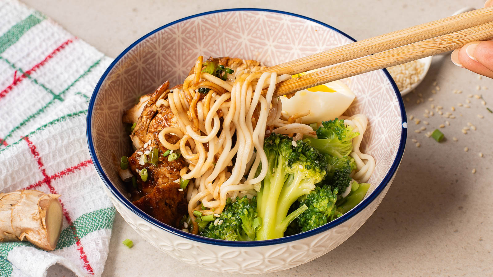 21 Asian Noodle Recipes That Fix Dinner When Nothing Else Works