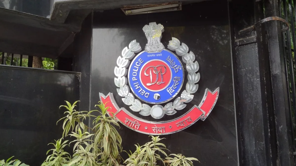 Delhi Police step up night patrols ahead of festive season to ensure ...