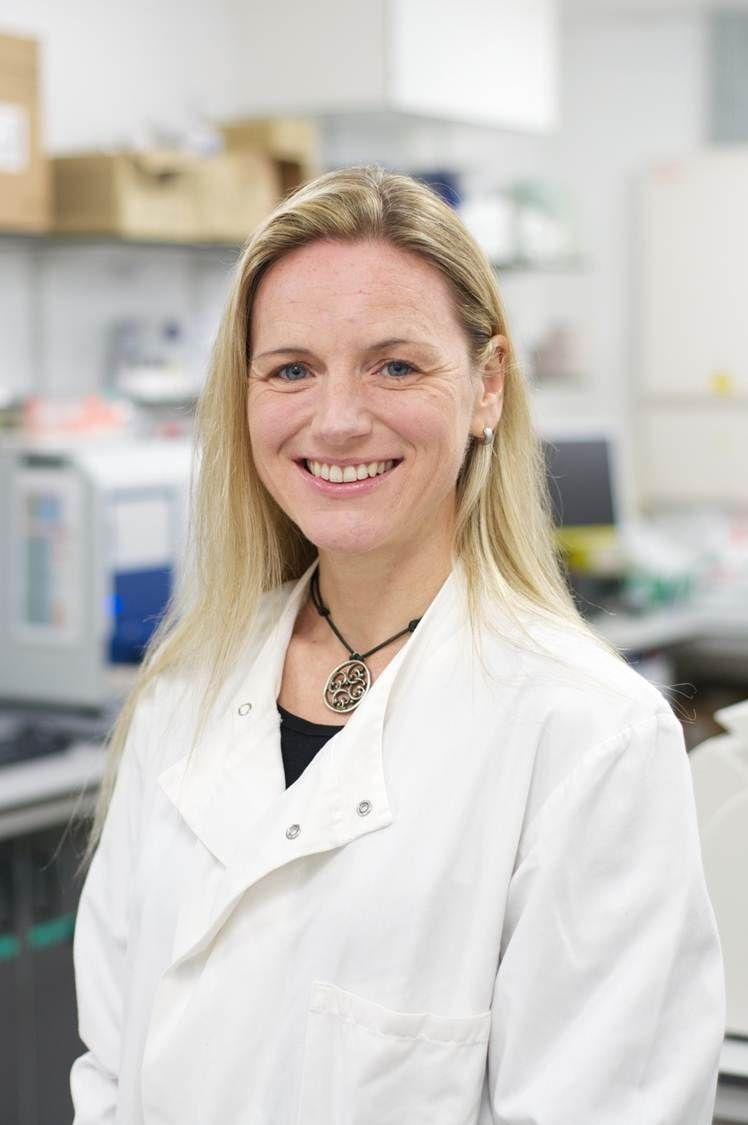 Cambridge scientist living with breast cancer leads thousands at Race ...