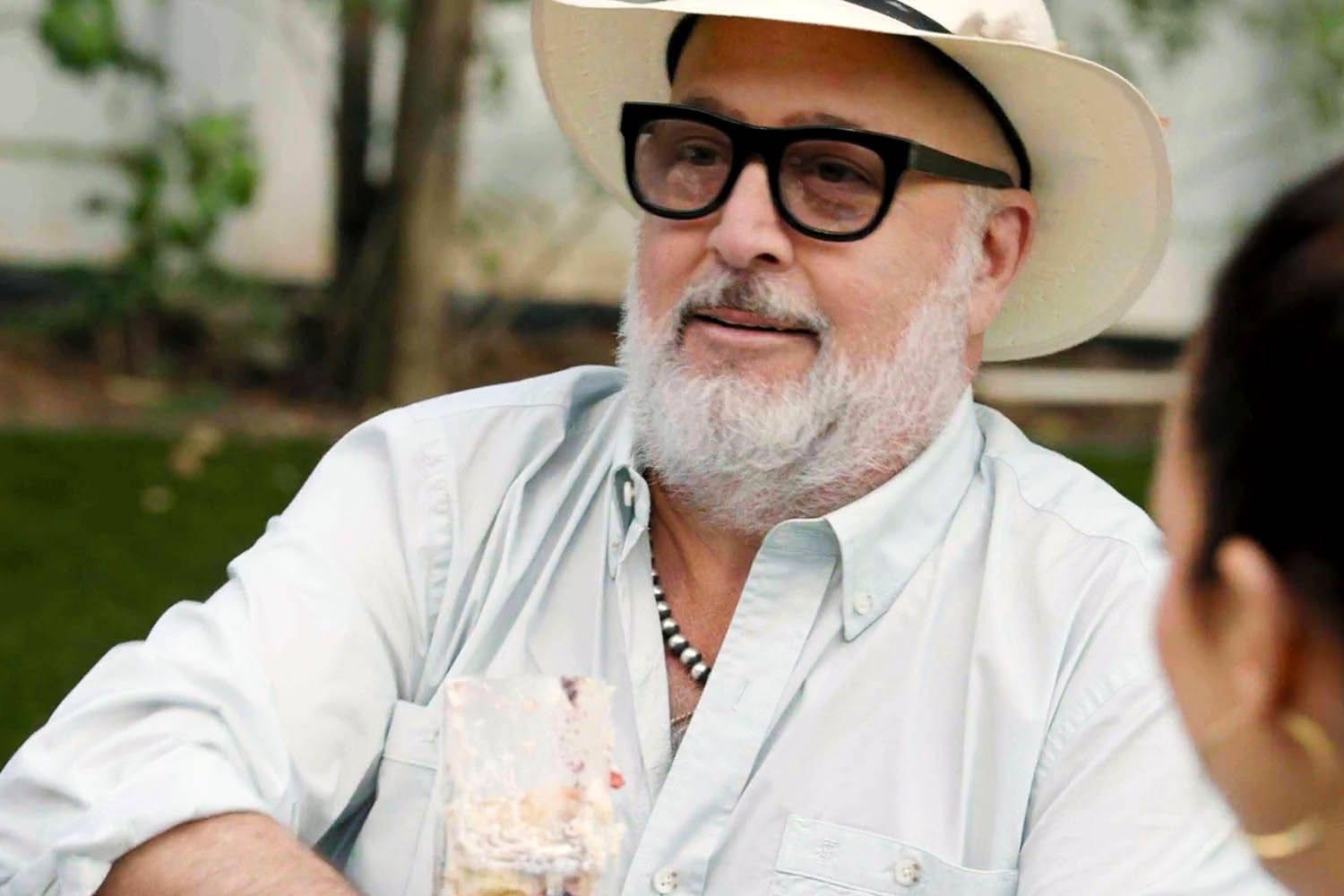 Andrew Zimmern Shows Off ‘Pro Move’ on How to Serve Cake — Watch the ...