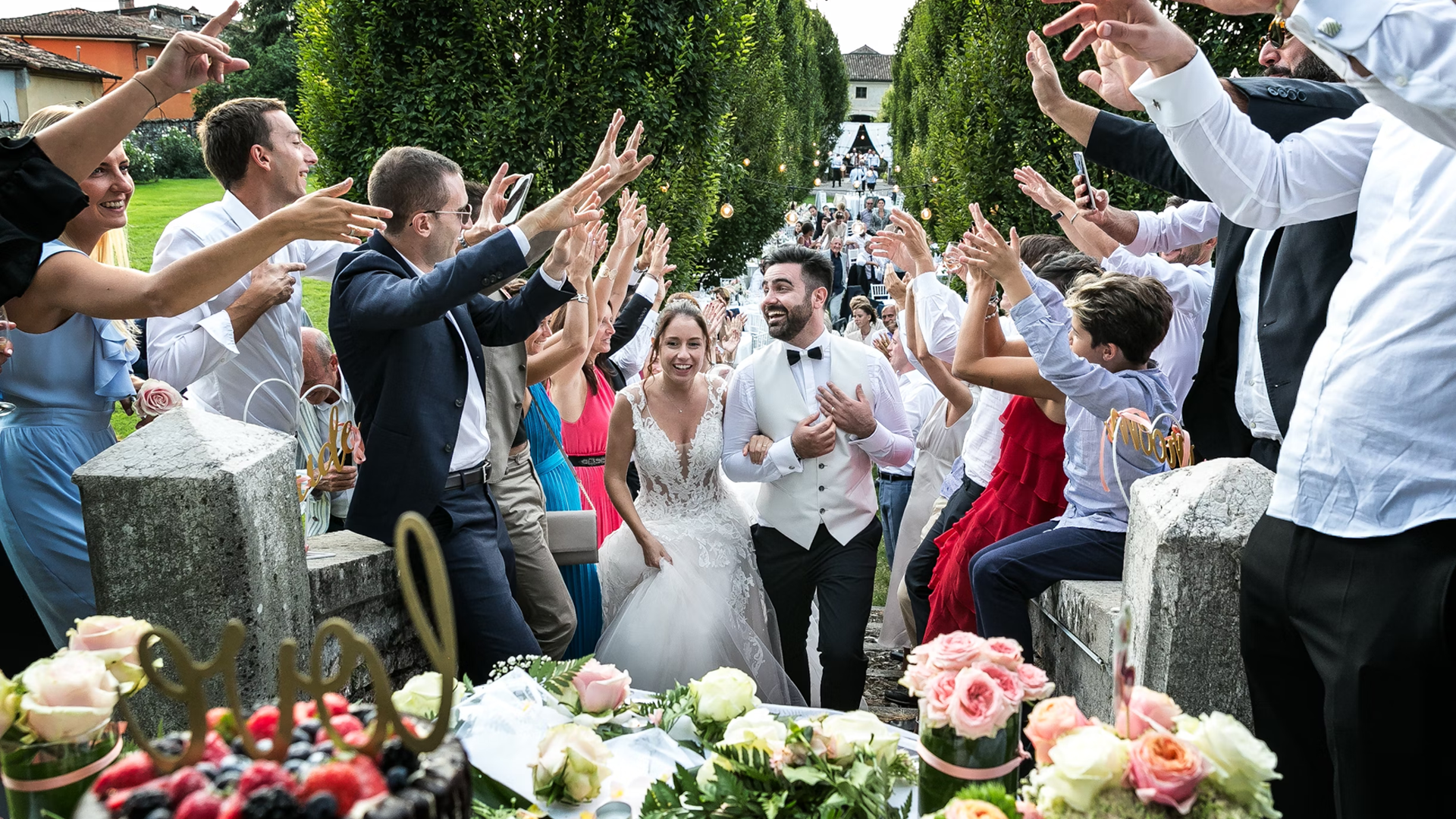 10 Dos & 10 Don'ts To Follow When Attending A Wedding