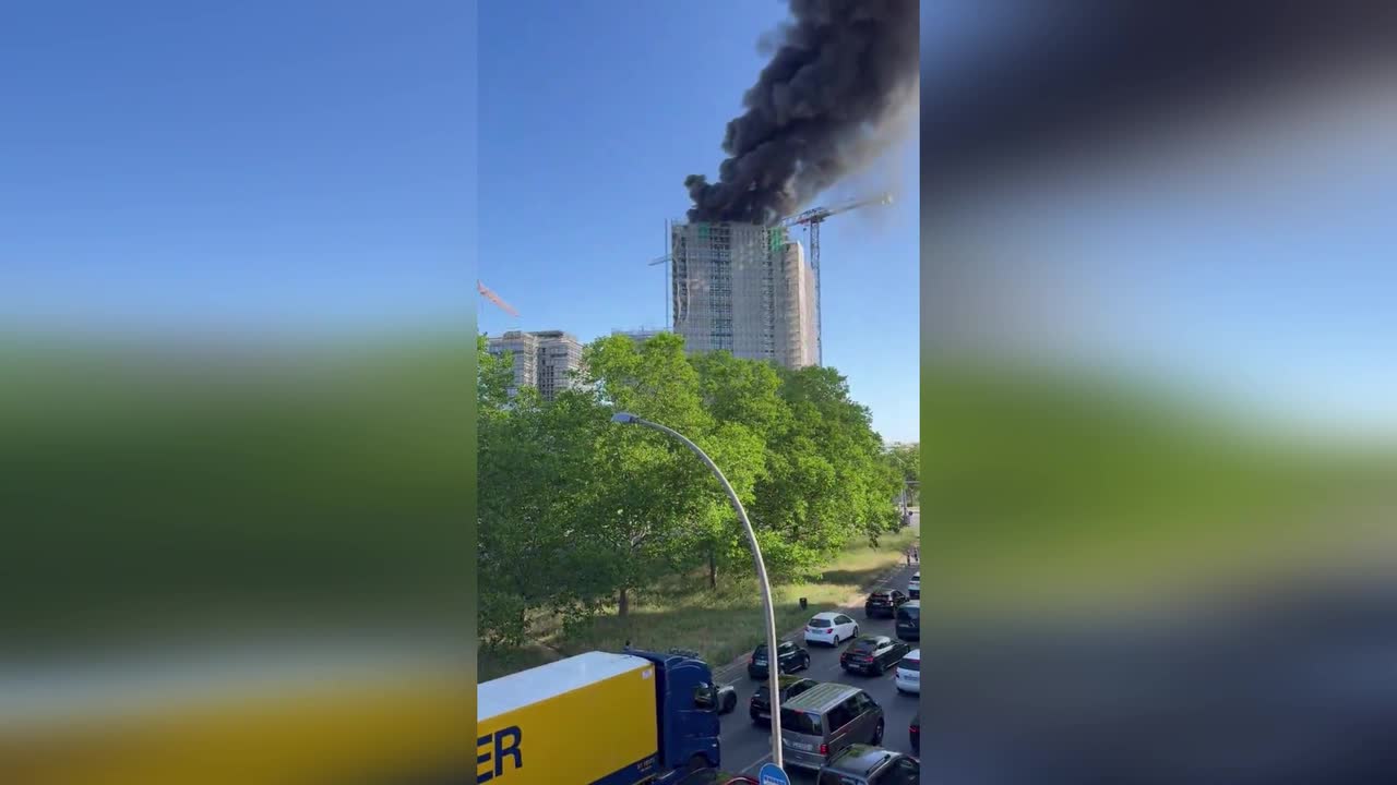 Berlin high-rise fire triggers explosions near government offices