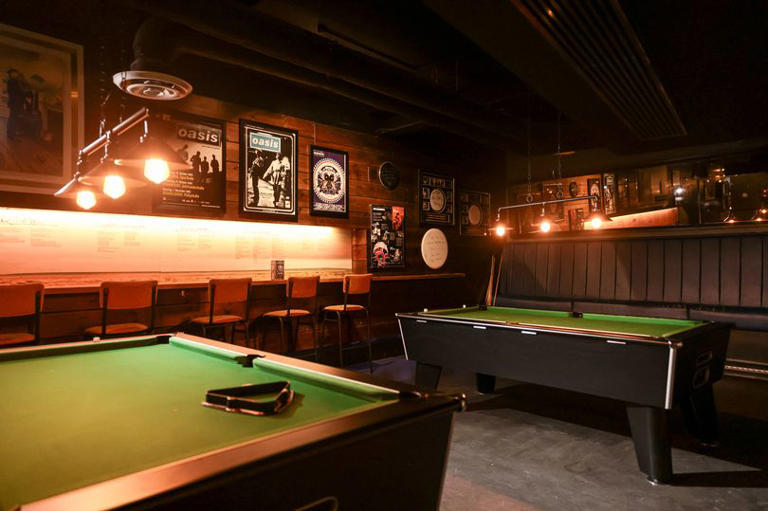 Oasis mural joins one of Manchester's most iconic artworks celebrating ...