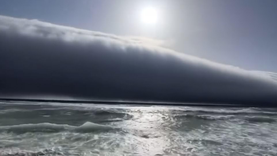 What is a 'roll cloud'? Bizarre weather phenomenon spotted in Portugal