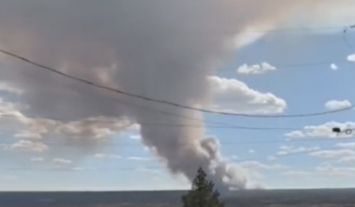 Oak Ridge Fire Rapidly Spreads Across Arizona Hills