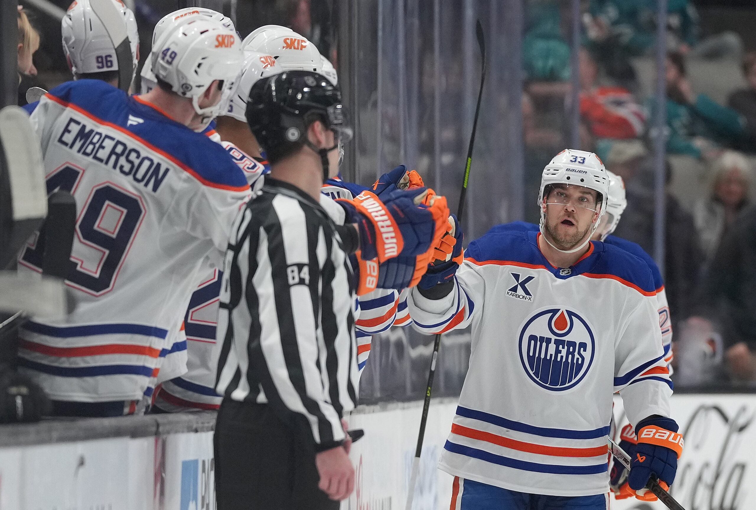 Bruins trade for Oilers winger Viktor Arvidsson