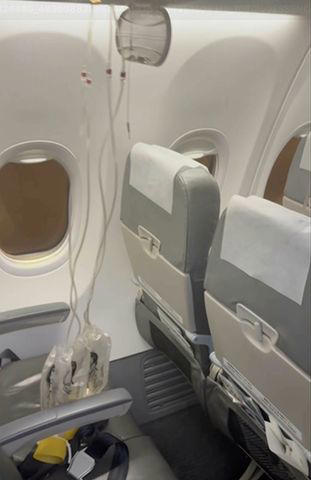 Plane Passenger Writes Farewell Note After Oxygen Masks Drop and Boeing ...