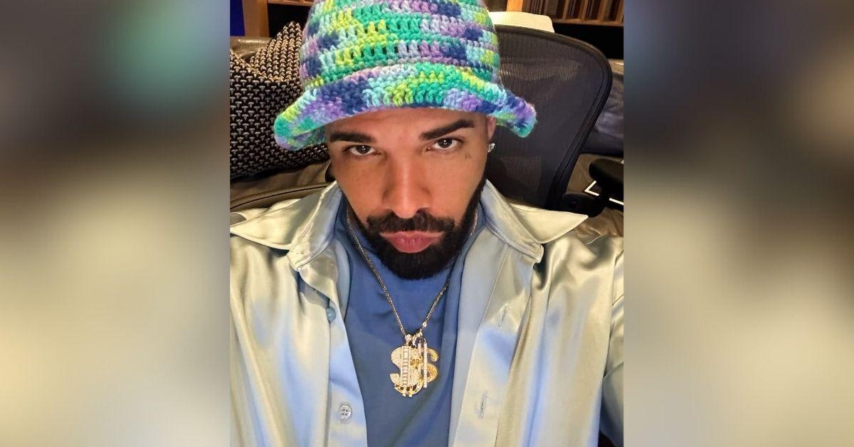 Drake Roasted for Flaunting 'Fake' Six-Pack Abs in Shirtless Selfie ...