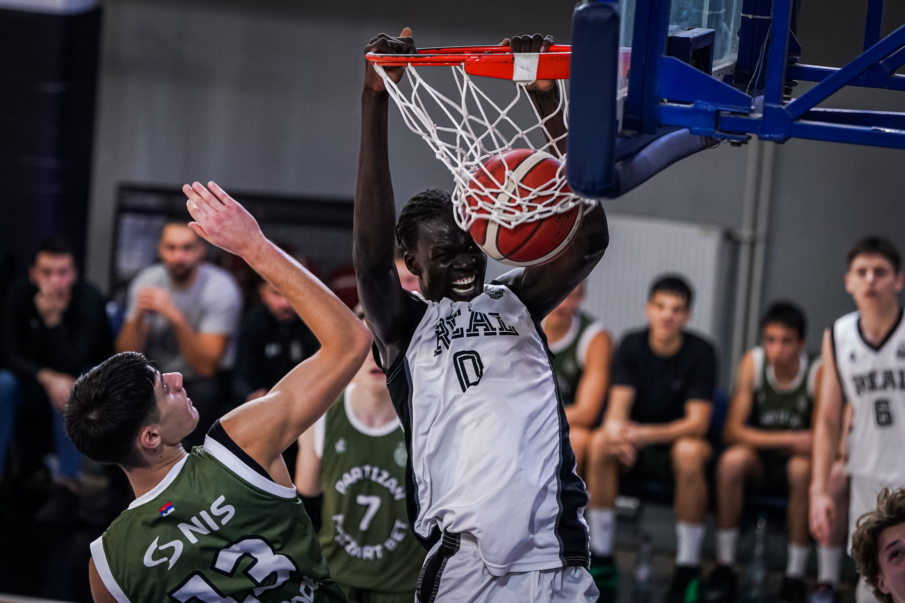 Memphis basketball adds Simon Majok, a 7-foot-1 international prospect ...