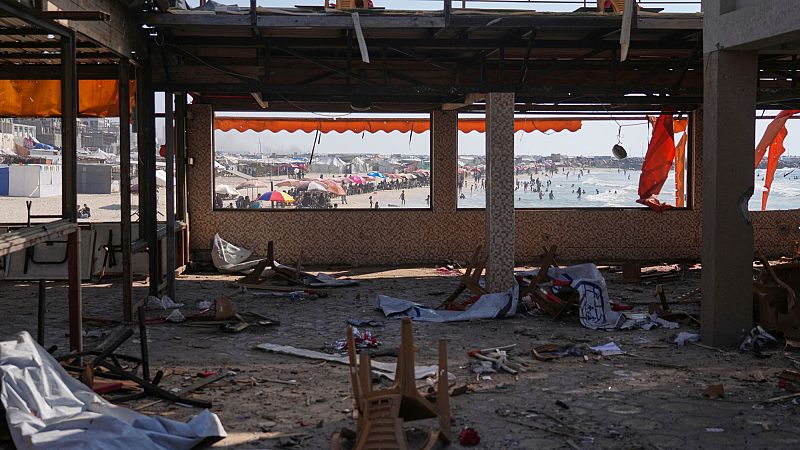 Israeli airstrike on popular Gaza City beach café kills at least 30
