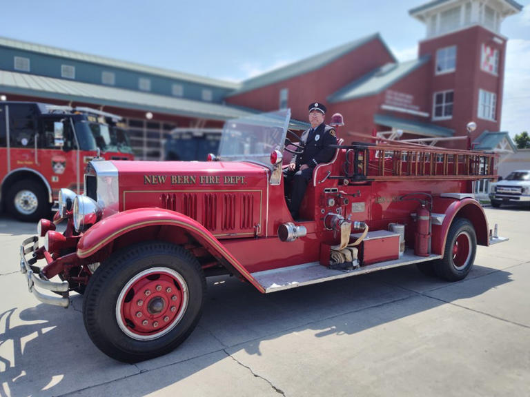 Restored 1933 firetruck back in service for New Bern Fire-Rescue