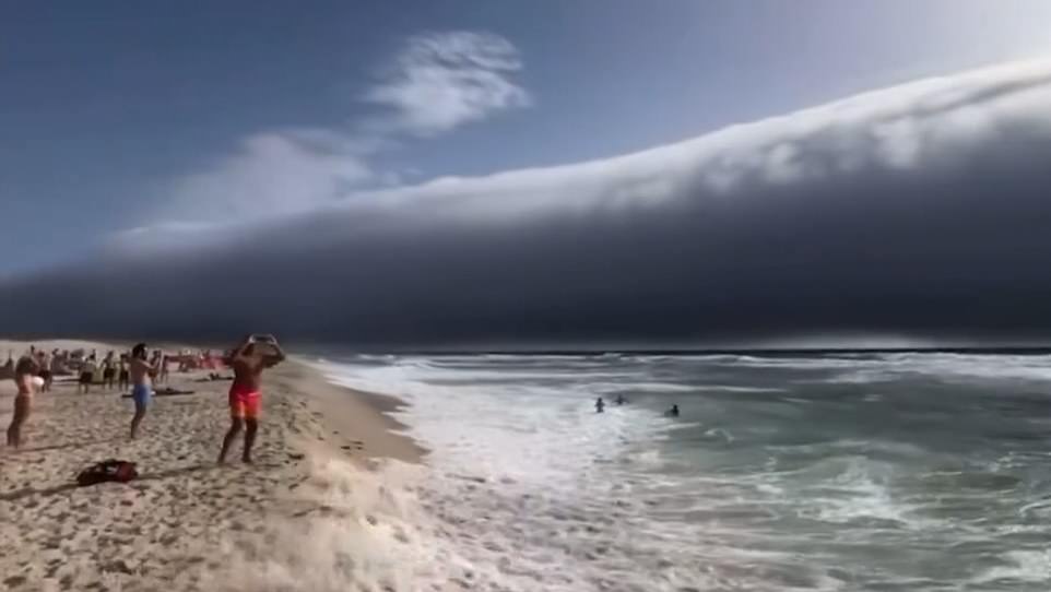 What is a 'roll cloud'? Bizarre weather phenomenon spotted in Portugal