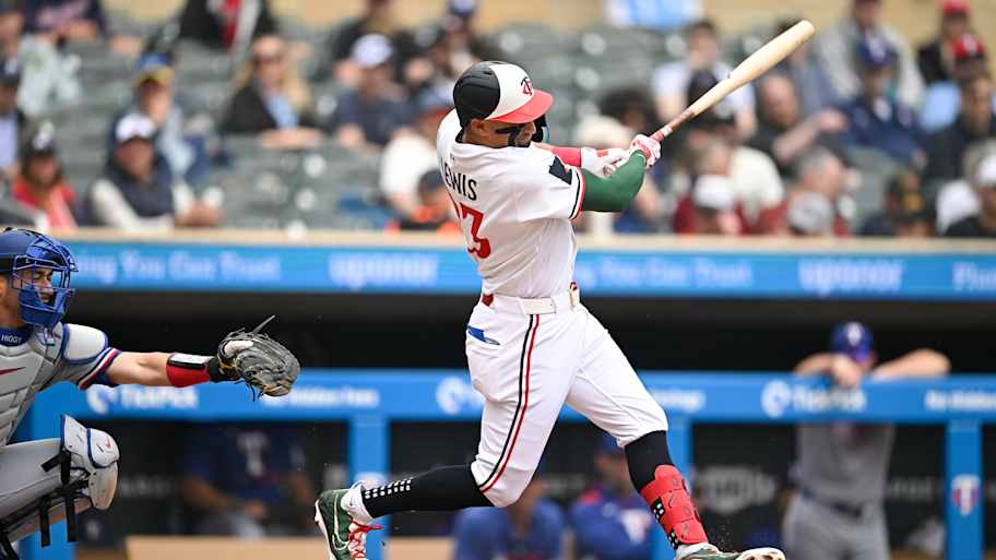 Twins star officially back after Minnesota DFA'd wildly disappointing ...
