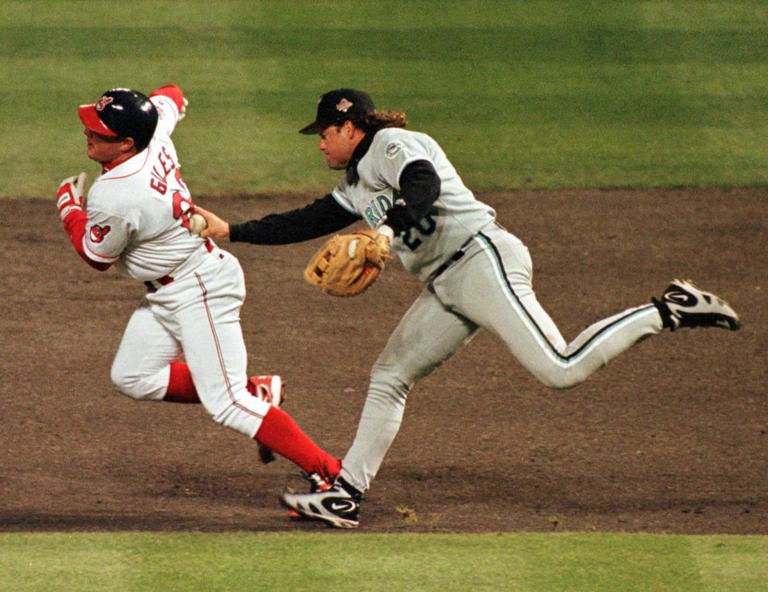 Darren Daulton Foundation to host annual Celebrity Guest Bartending ...