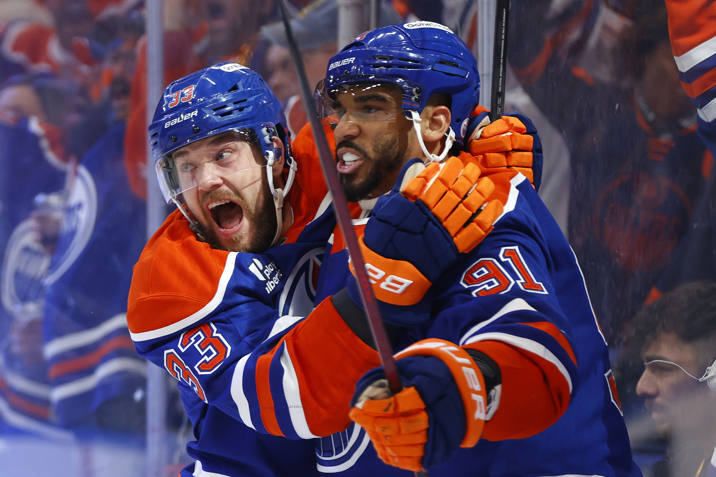 Oilers trade Viktor Arvidsson to Bruins