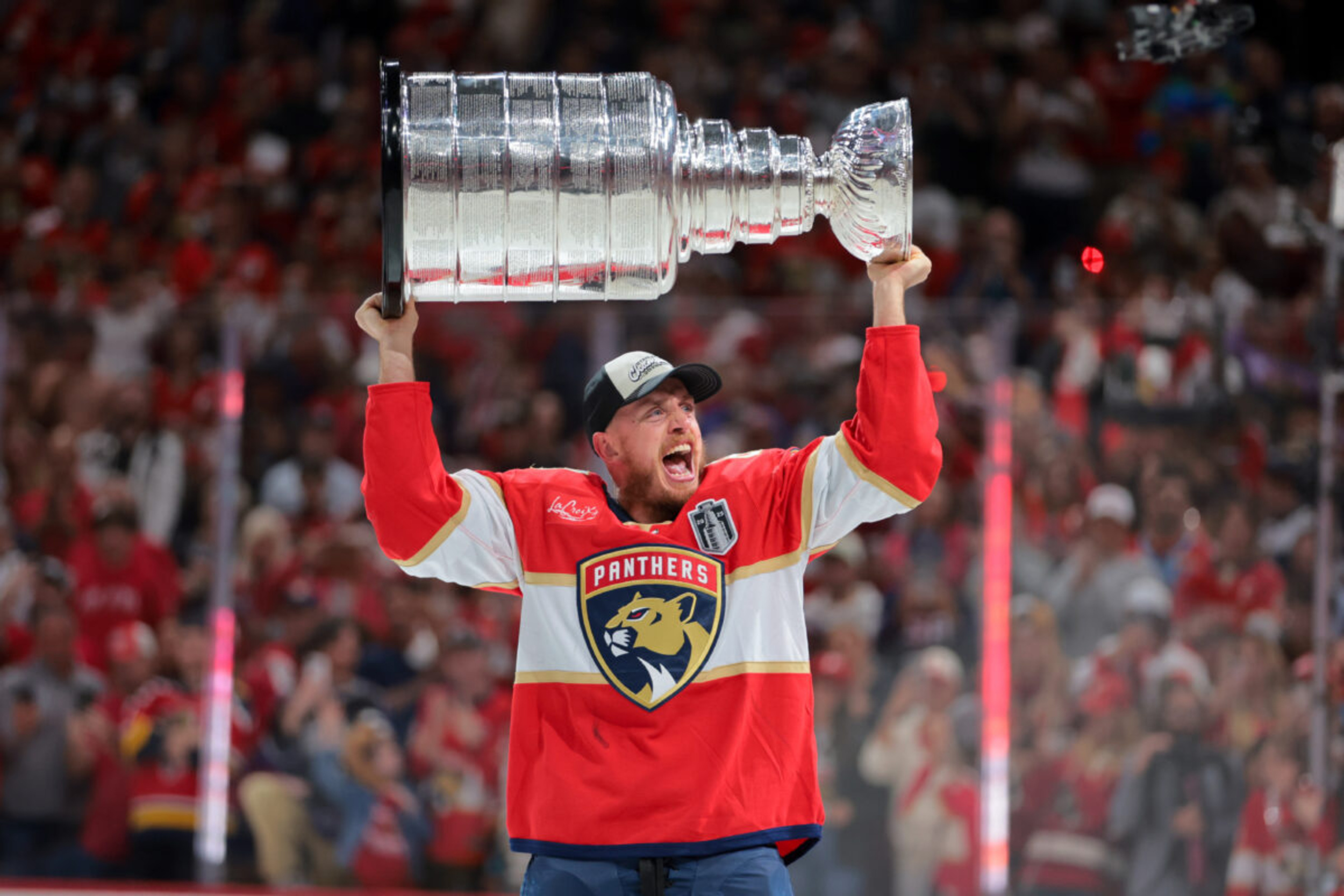 Mammoth Sign Schmidt to 3-Year Contract with $3.5 Million AAV
