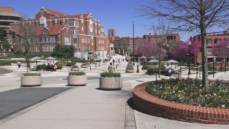 UT Board of Trustees approves zero tuition increase for Knoxville ...
