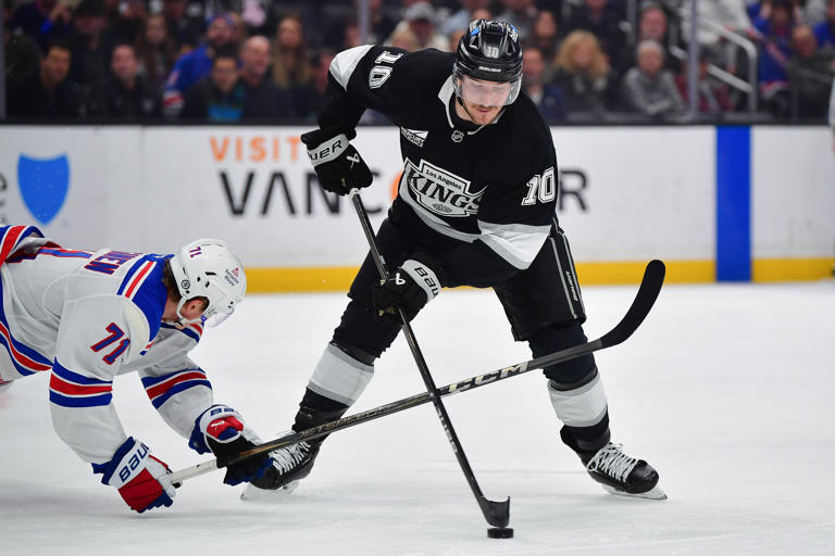 Boston Bruins Sign Tanner Jeannot to 5-Year Contract