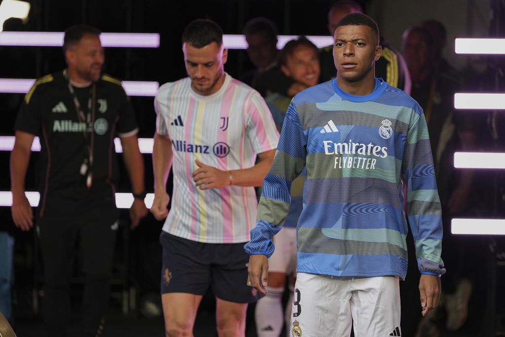 Kylian Mbappé makes his Club World Cup debut in Real Madrid's win over ...