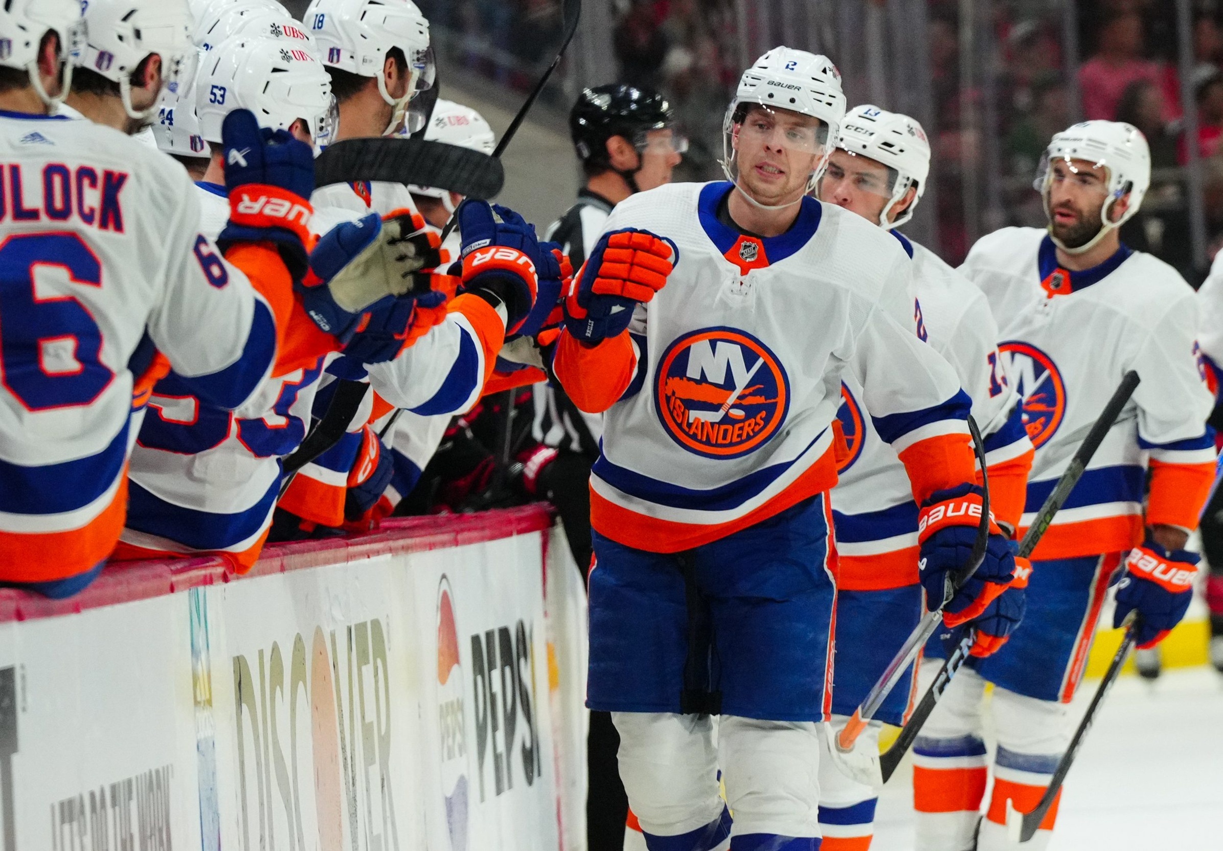 Report: Carolina Hurricanes sign Mike Reilly to one-year contract