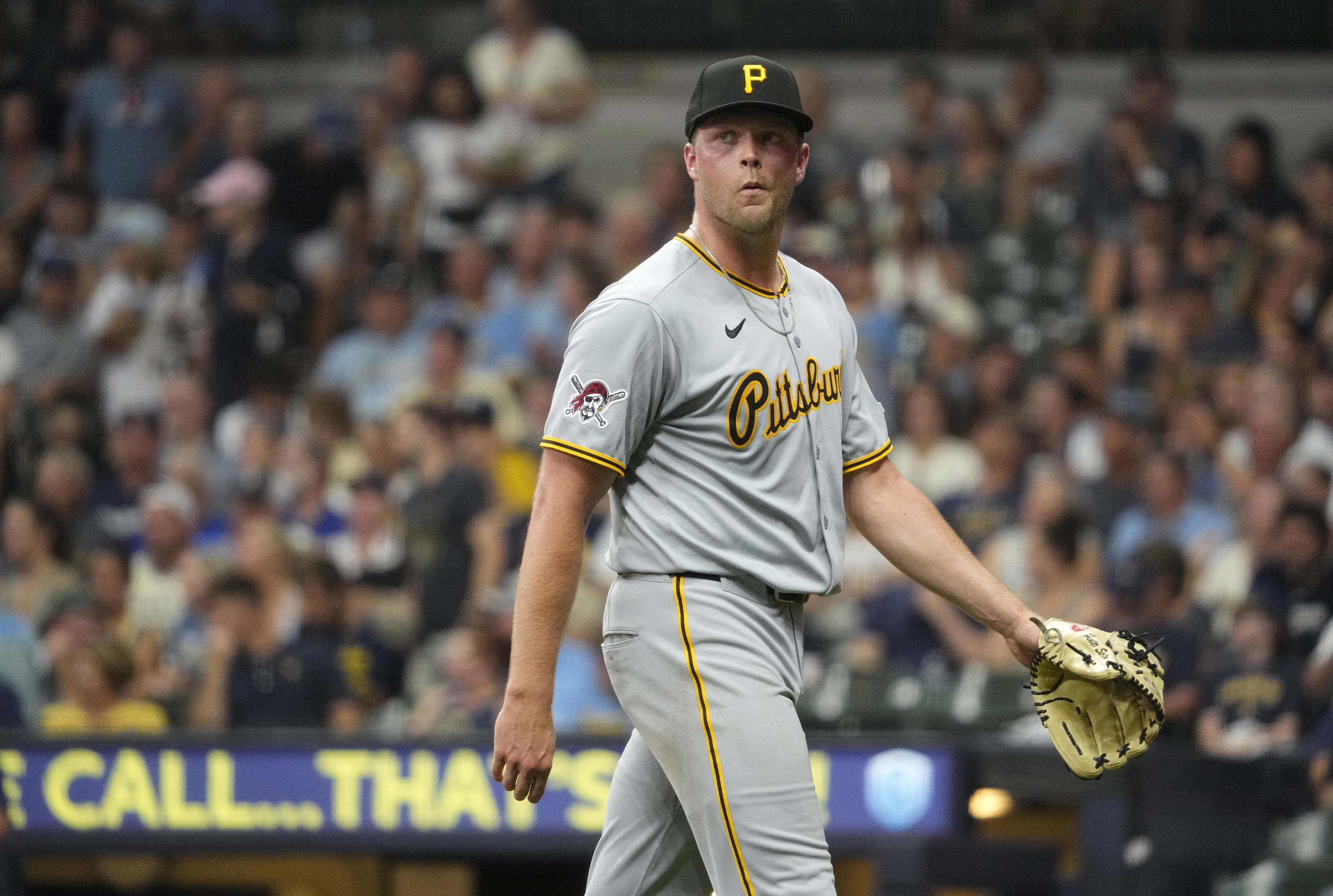Pirates deal reliever Stratton to Atlanta for minor league outfielder