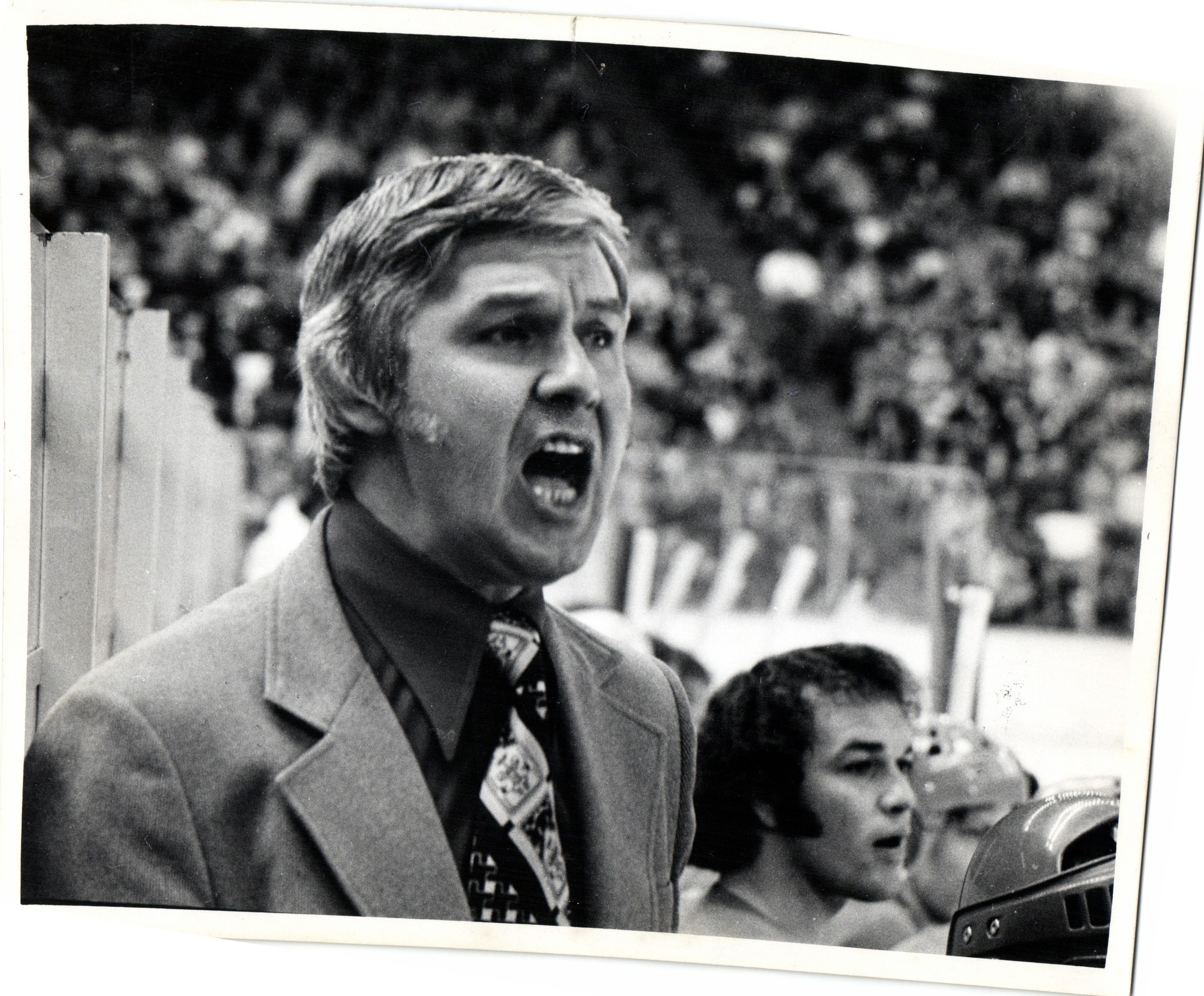 Alex Delvecchio, Detroit Red Wings legend, dies at 93