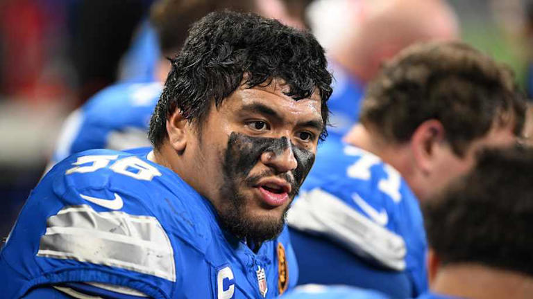 Protector Of The Year Betting Odds: Detroit Lions Penei Sewell Favorite ...