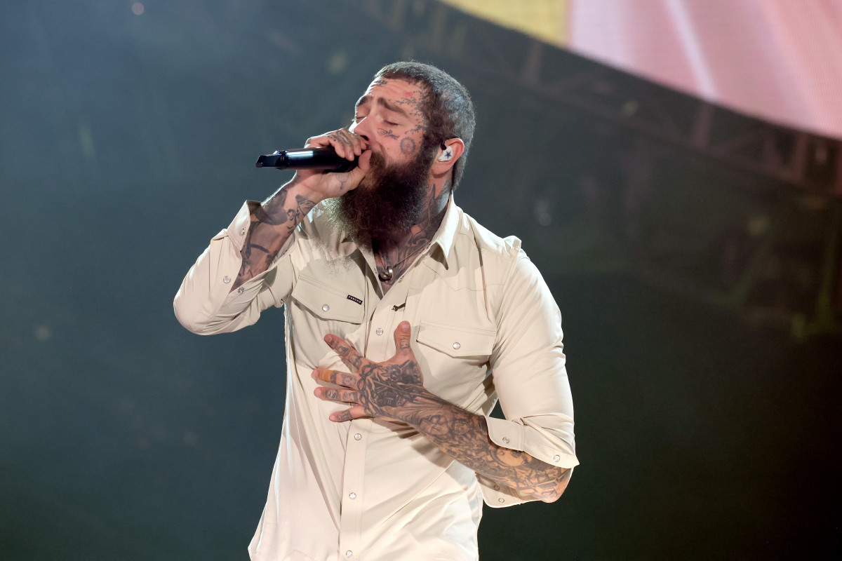 Post Malone Flaunts His Abs Following Weight Loss Journey — And Fans ...