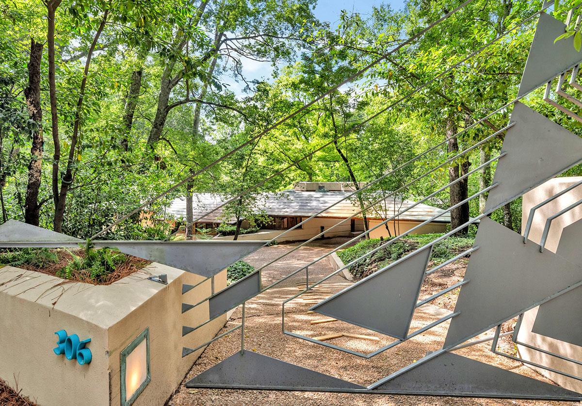 Frank Lloyd Wright's Fountainhead House in Photos