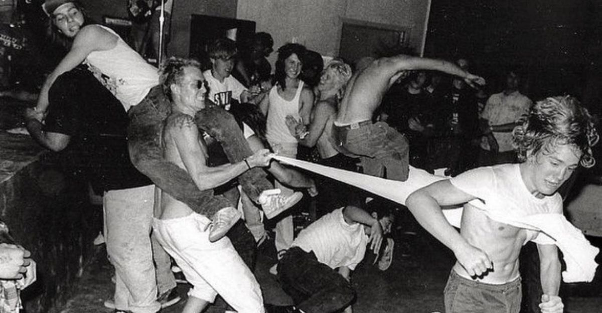 20 Photos That Embody Punk Rock Culture (1970s-1980s)