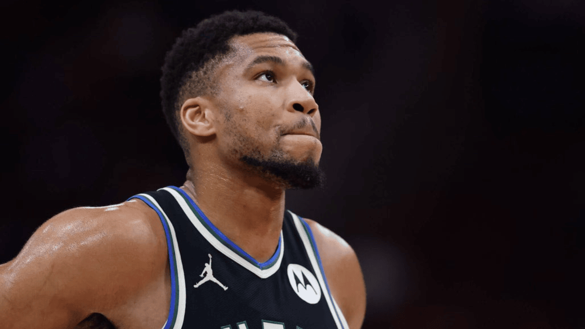 NBA: Milwaukee Bucks Make History by Signing Another Antetokounmpo Brother