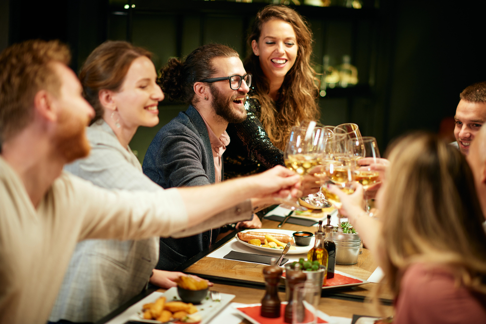 14 Dinner Table Rules That Now Seem Old-Fashioned