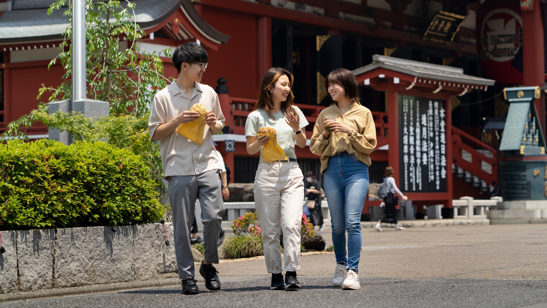 Faced with the massive influx of tourists, Japan responds with new ...