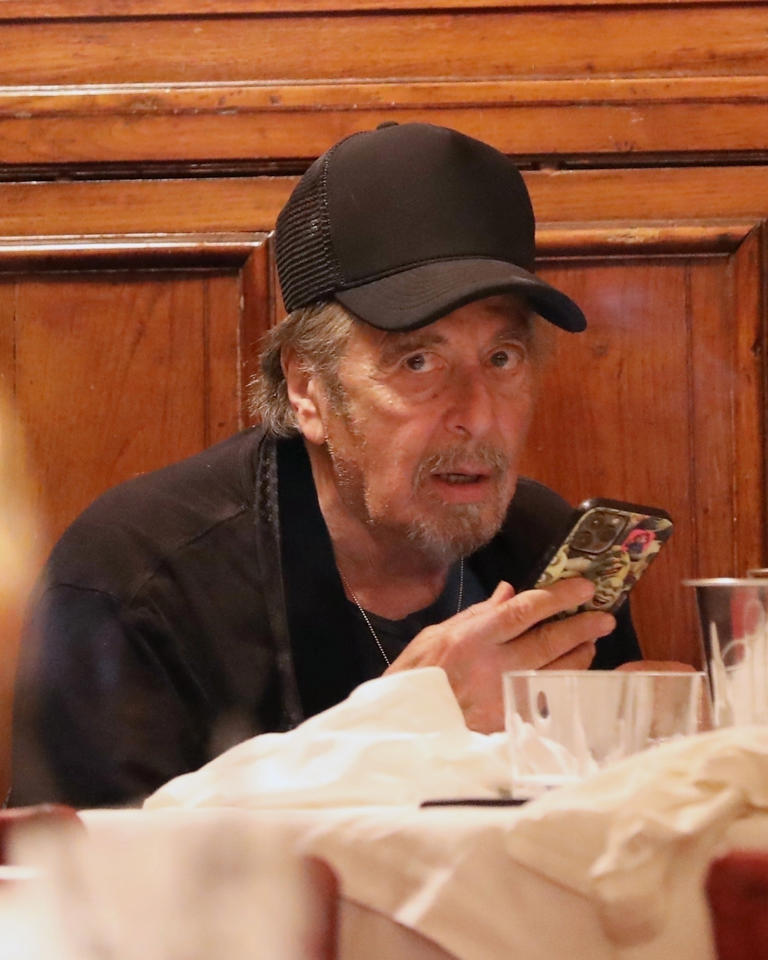 Al Pacino, 85, gets smooch from much-younger Italian journalist at ...