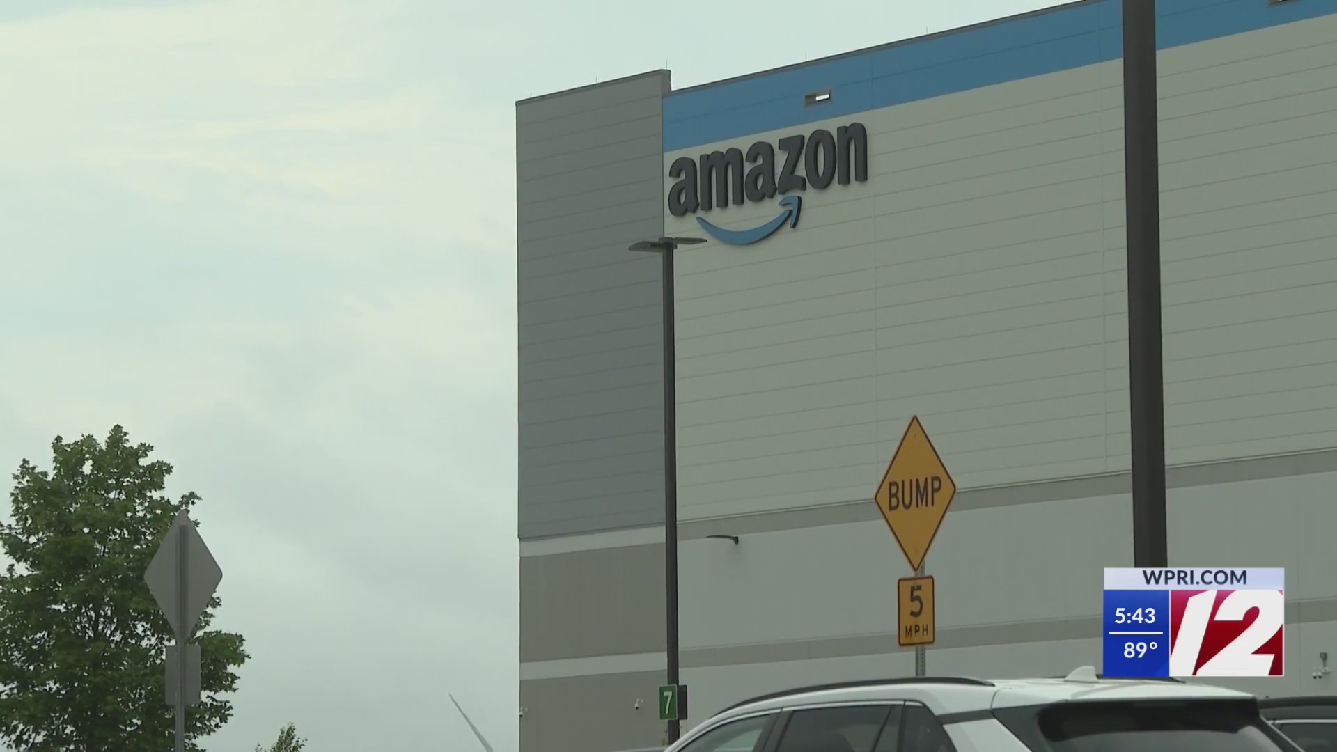 RI leaders mark opening of ‘PVD2’ Amazon facility