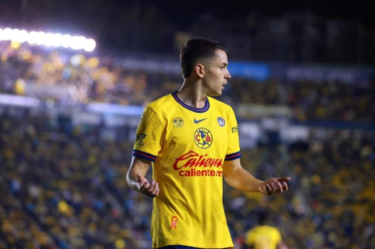Álvaro Fidalgo se mantiene entre los mejores mediocampistas de la Liga MX