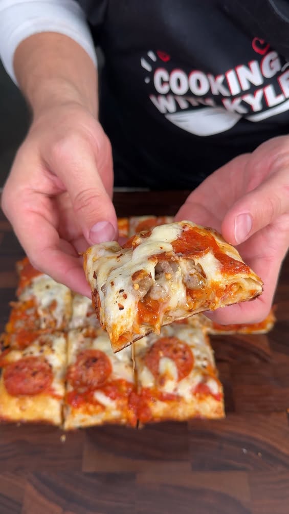 Hot Pocket Stuffed Crust Pizza🍕