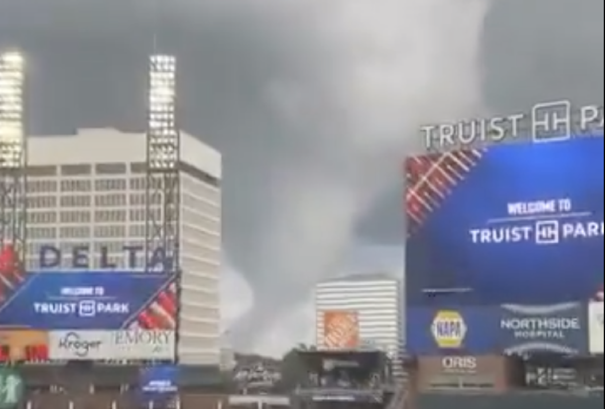 'Scary Cloud' Sparks Concerns At MLB Stadium On Tuesday Night