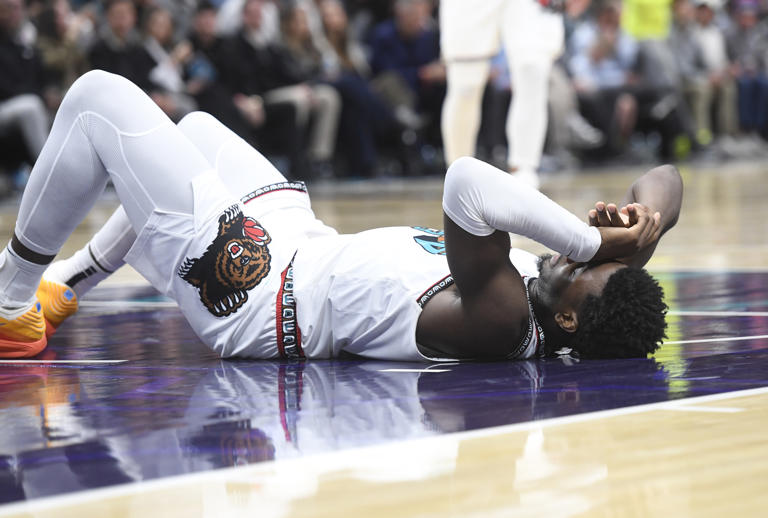 Jaren Jackson Jr. gets injured in pickup game after monster extension