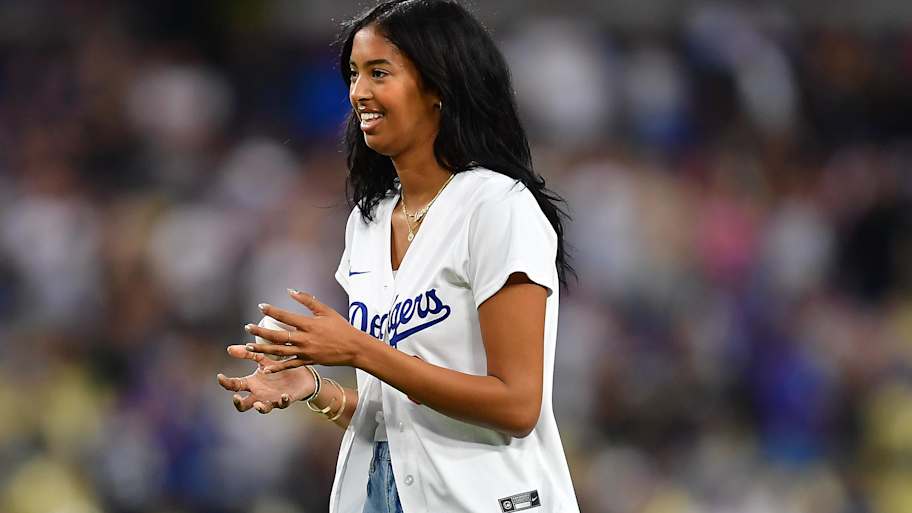 Natalia Bryant rocks Dodgers fit with aunt Sophie in rare photo with ...