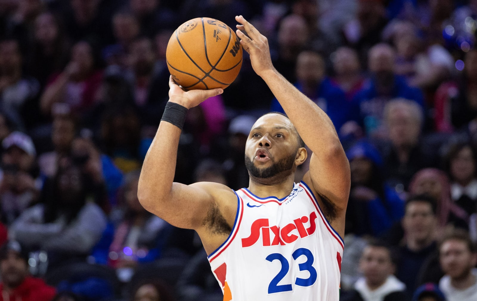 Former Indiana guard Eric Gordon re-signs with Philadelphia 76ers