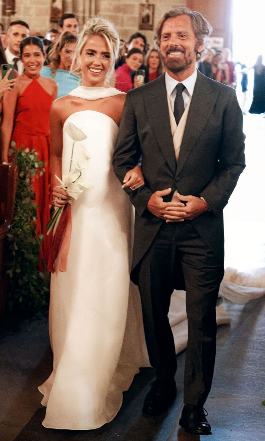 Gran boda en la familia Flores: las imágenes no vistas y los detalles ...