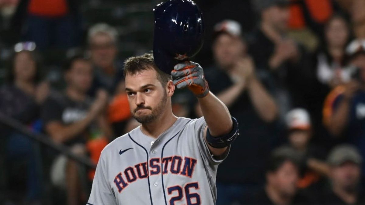 Trey Mancini aims for MLB comeback after two years; signs with West ...